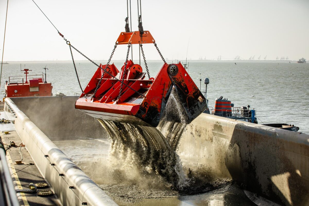 DB Avalon Hybrid Dredge | Curtin Maritime Tug & Barge Services