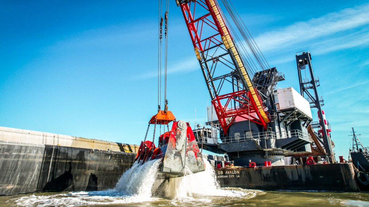 DB Avalon Hybrid Dredge | Curtin Maritime Tug & Barge Services