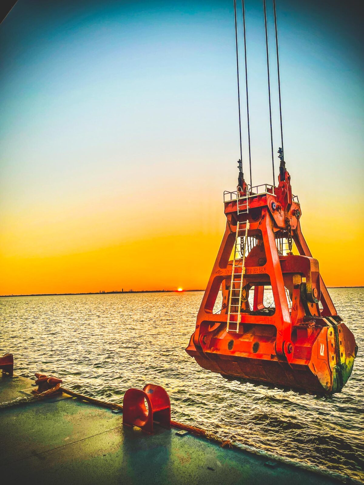 DB Avalon Hybrid Dredge | Curtin Maritime Tug & Barge Services